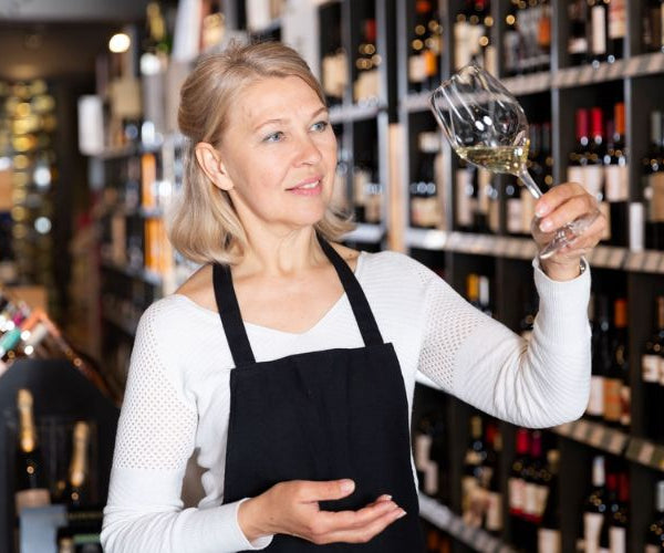 What Does A Sommelier Do? 5 Reasons To Get Certified – Advanced Mixology