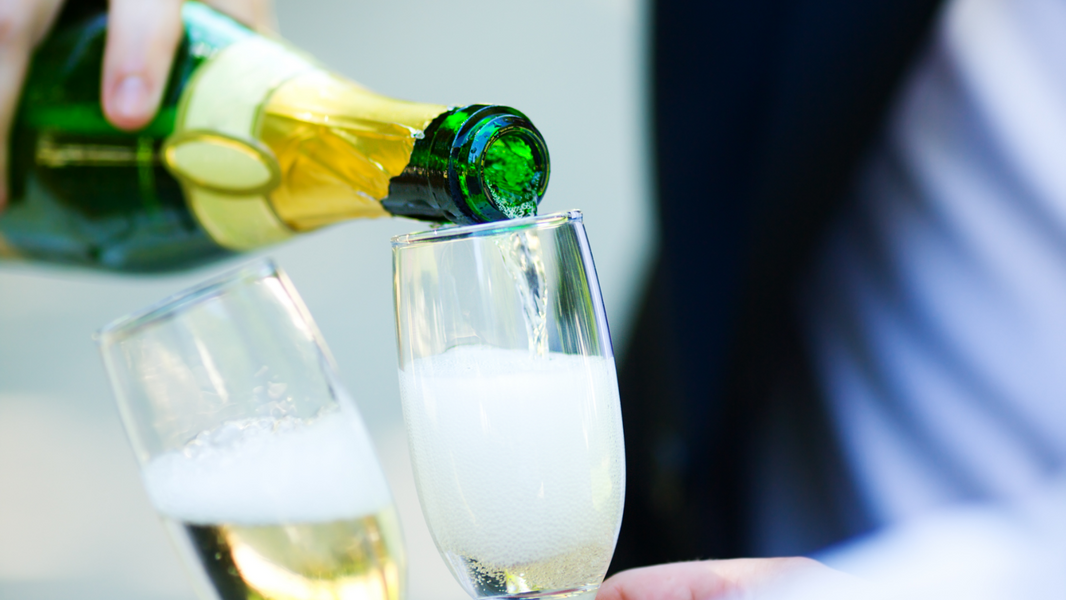 What Is Perlage? Definition And Science Explained – Advanced Mixology